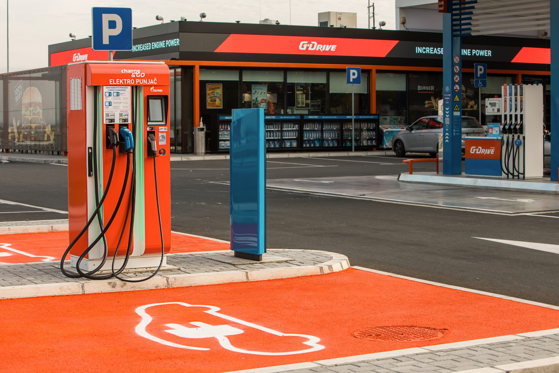 Naslovna - Charge and Go